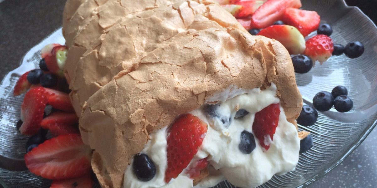 Try making this impressive pavlova roulade... - Eating Ideas